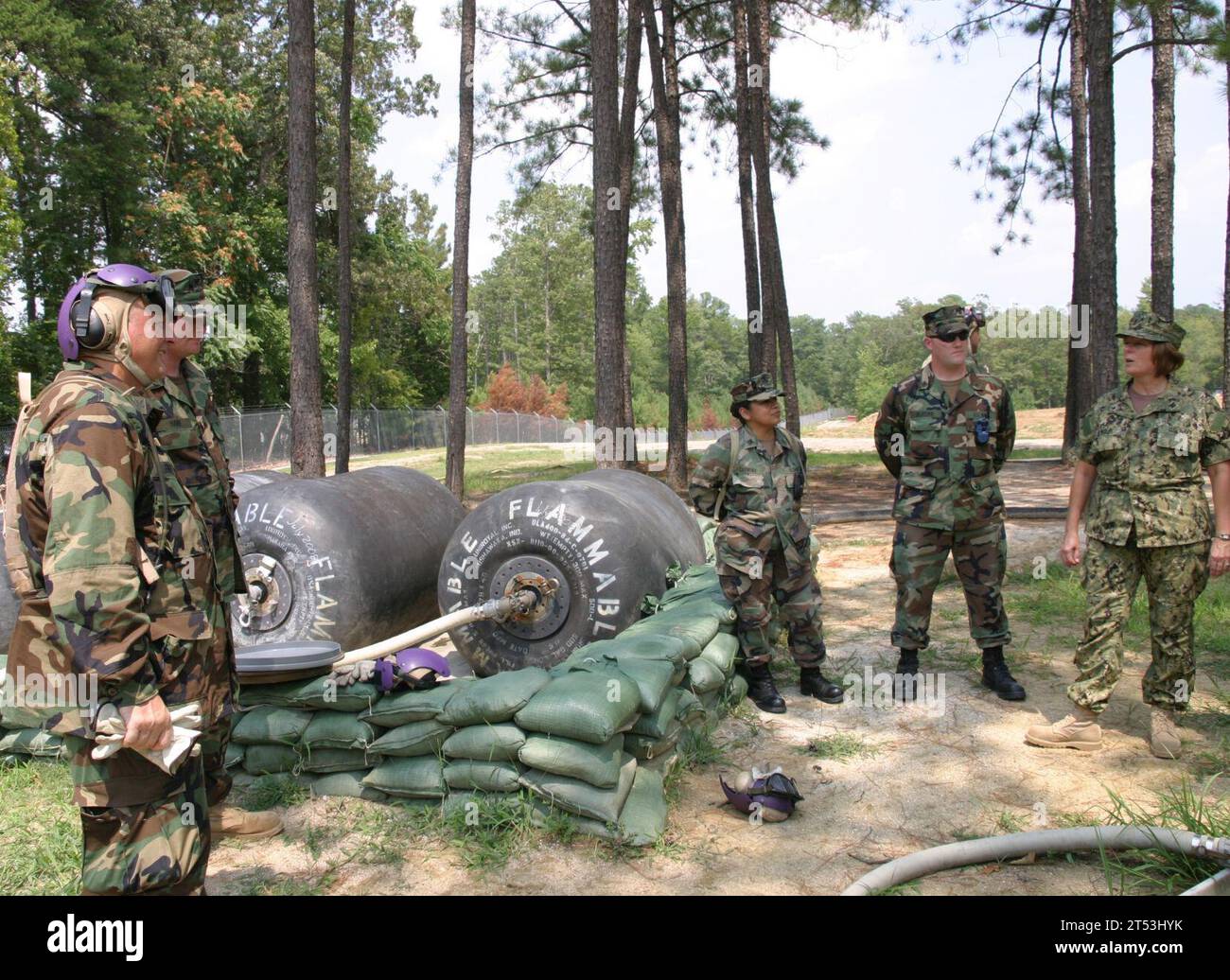cargo handling, Fort Lee, logistics support, NCHB-4, NWU, Sailors, U.S ...