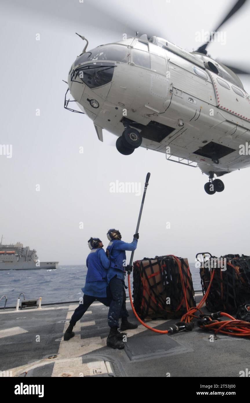cargo net, DDG 57, flight deck, Guided-Missile Destroyer, Gulf of Aden ...