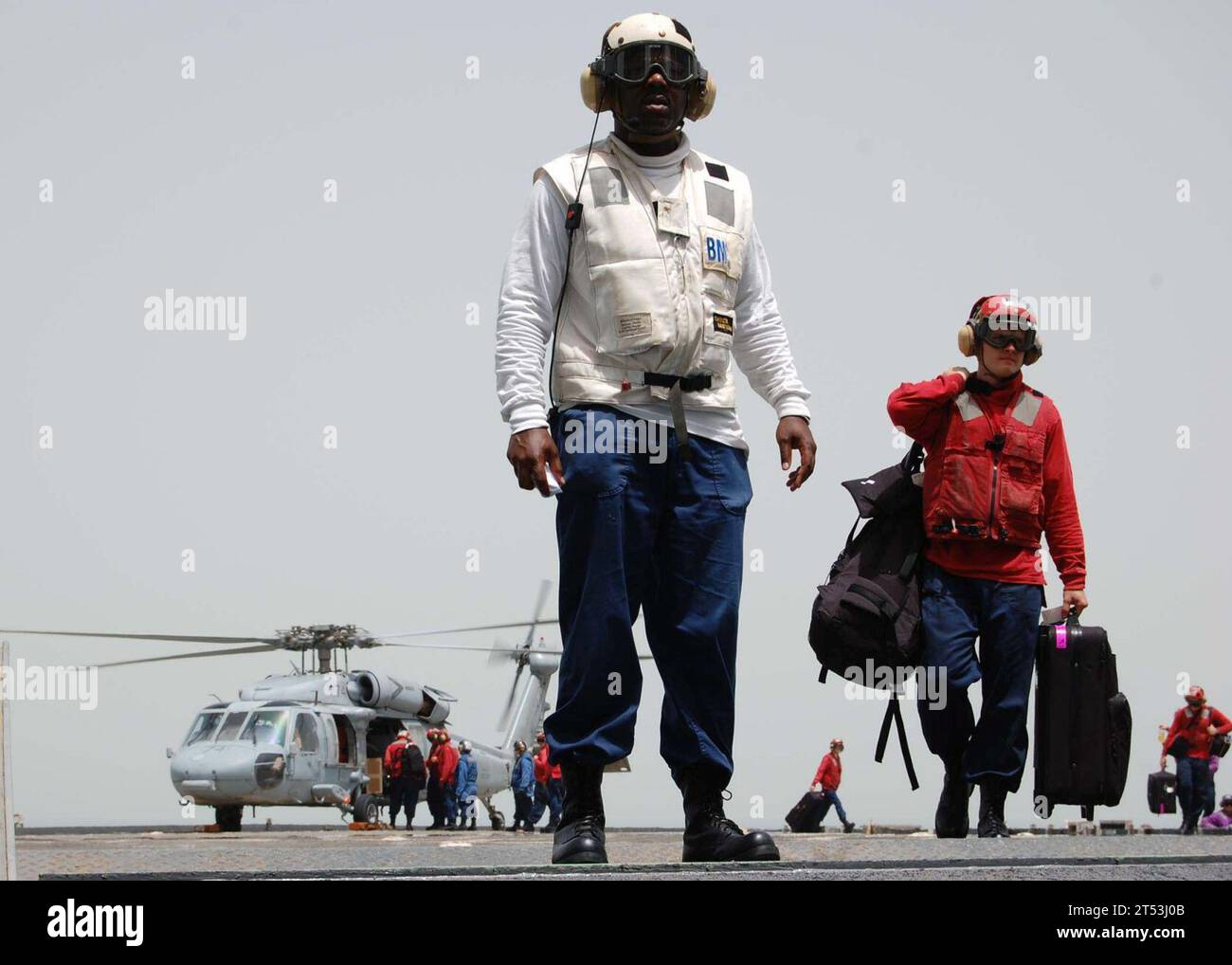 cargo transfer, dock landing ship USS Rushmore (LSD 47), flight deck ...