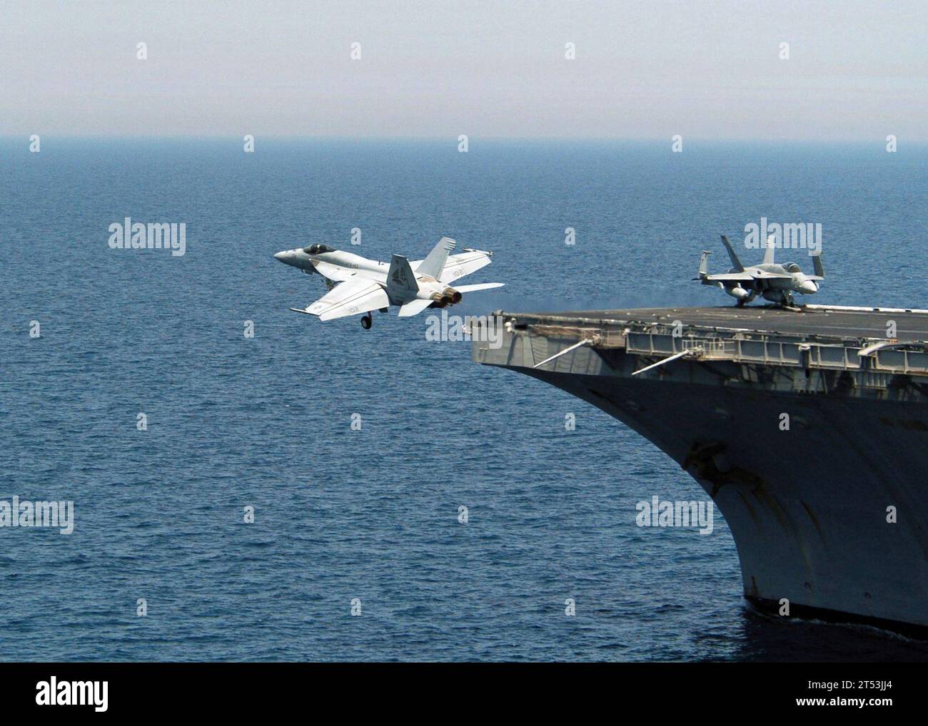 Carrier Air Wing (CVW) 7, F/A-18E Super Hornet from the "Pukin' Dogs ...