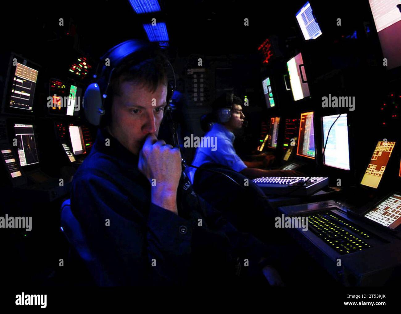 Carrier, CIC, radar, Sailor Stock Photo - Alamy