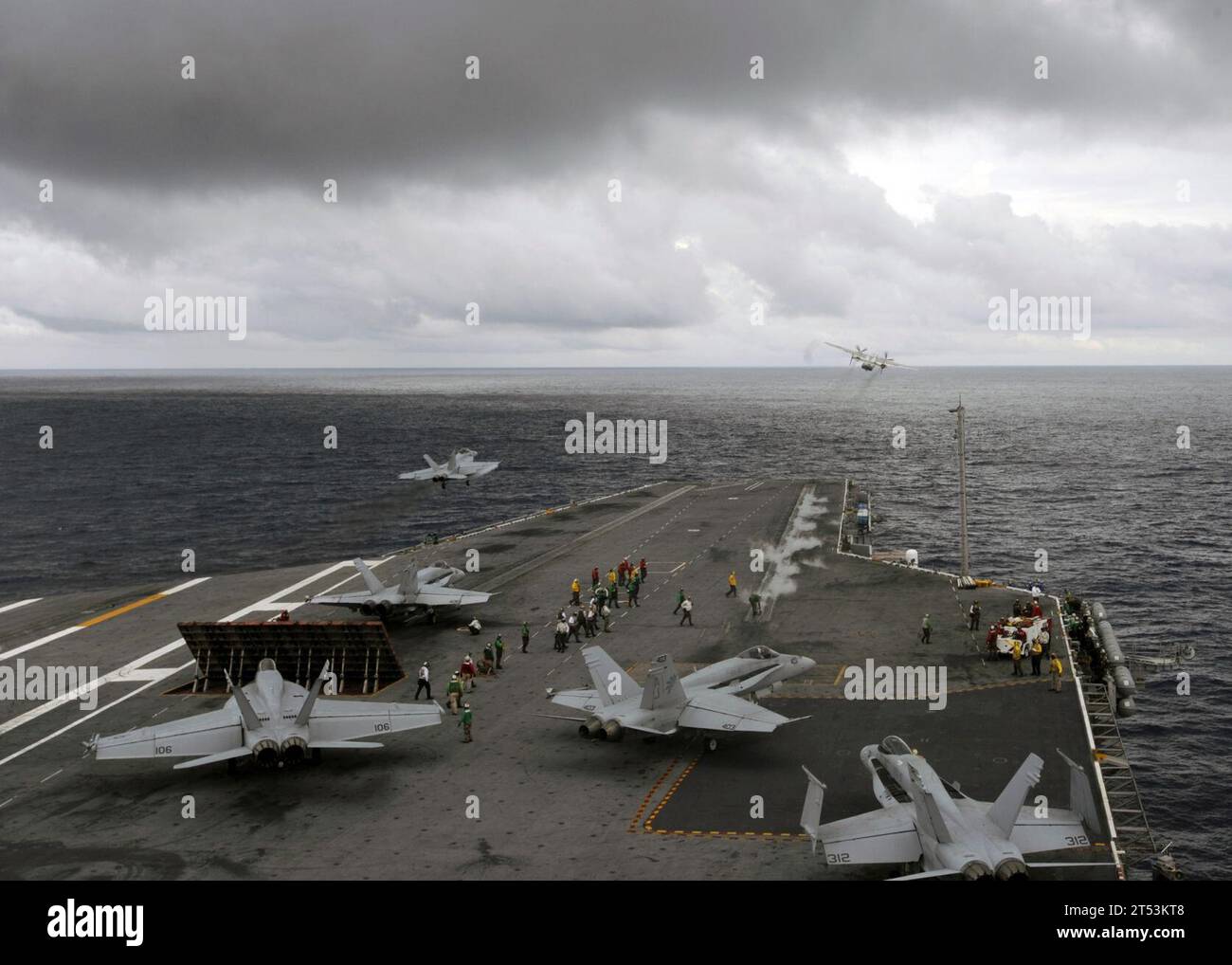Navy fa 18 carrier hi-res stock photography and images - Alamy