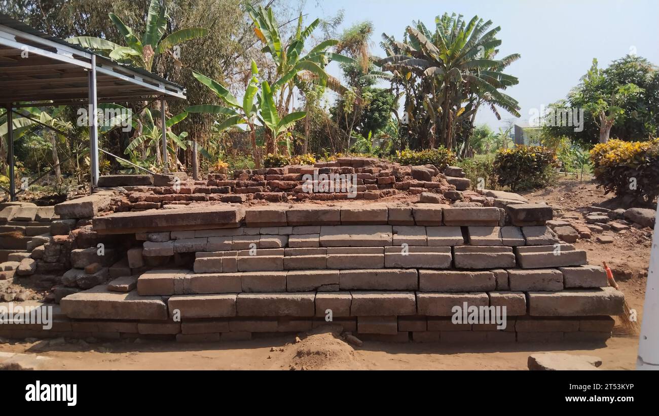 The ruin of Keboireng Temple is a temple in Pasuruan, East Java. This ...