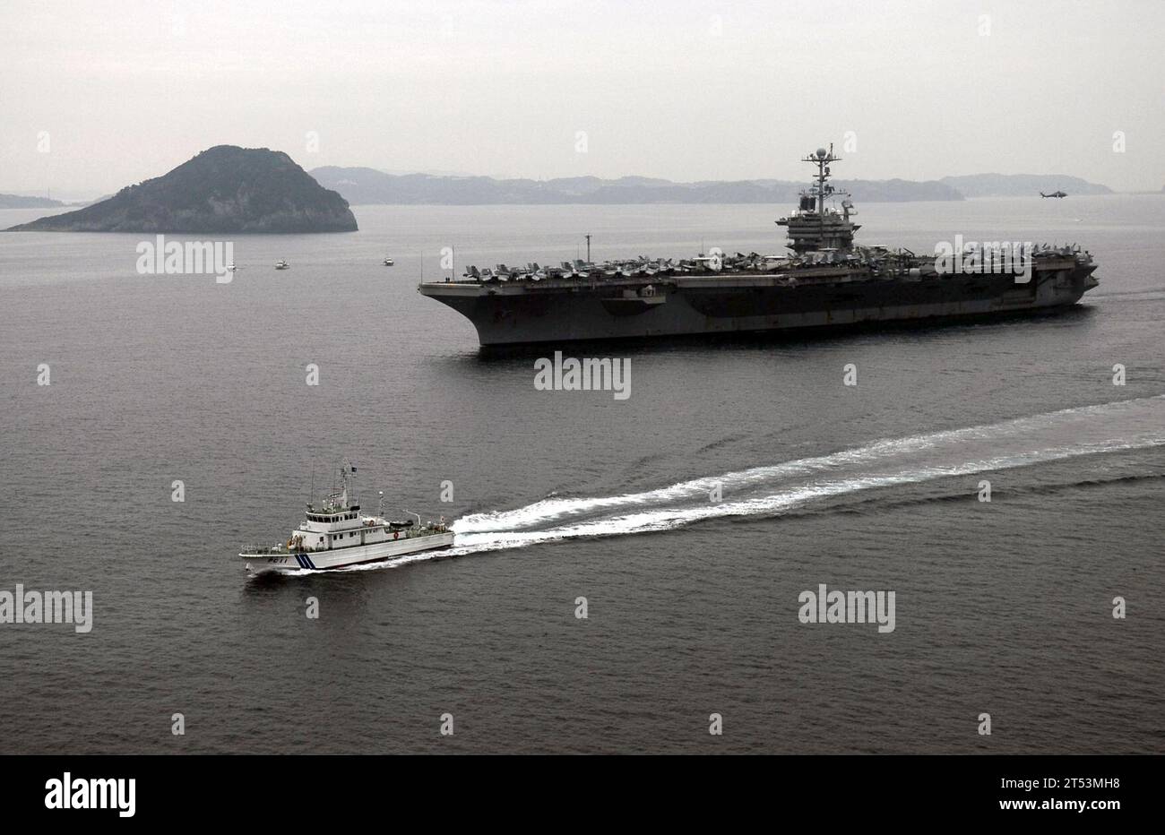 Carrier, port visit, ships Stock Photo - Alamy