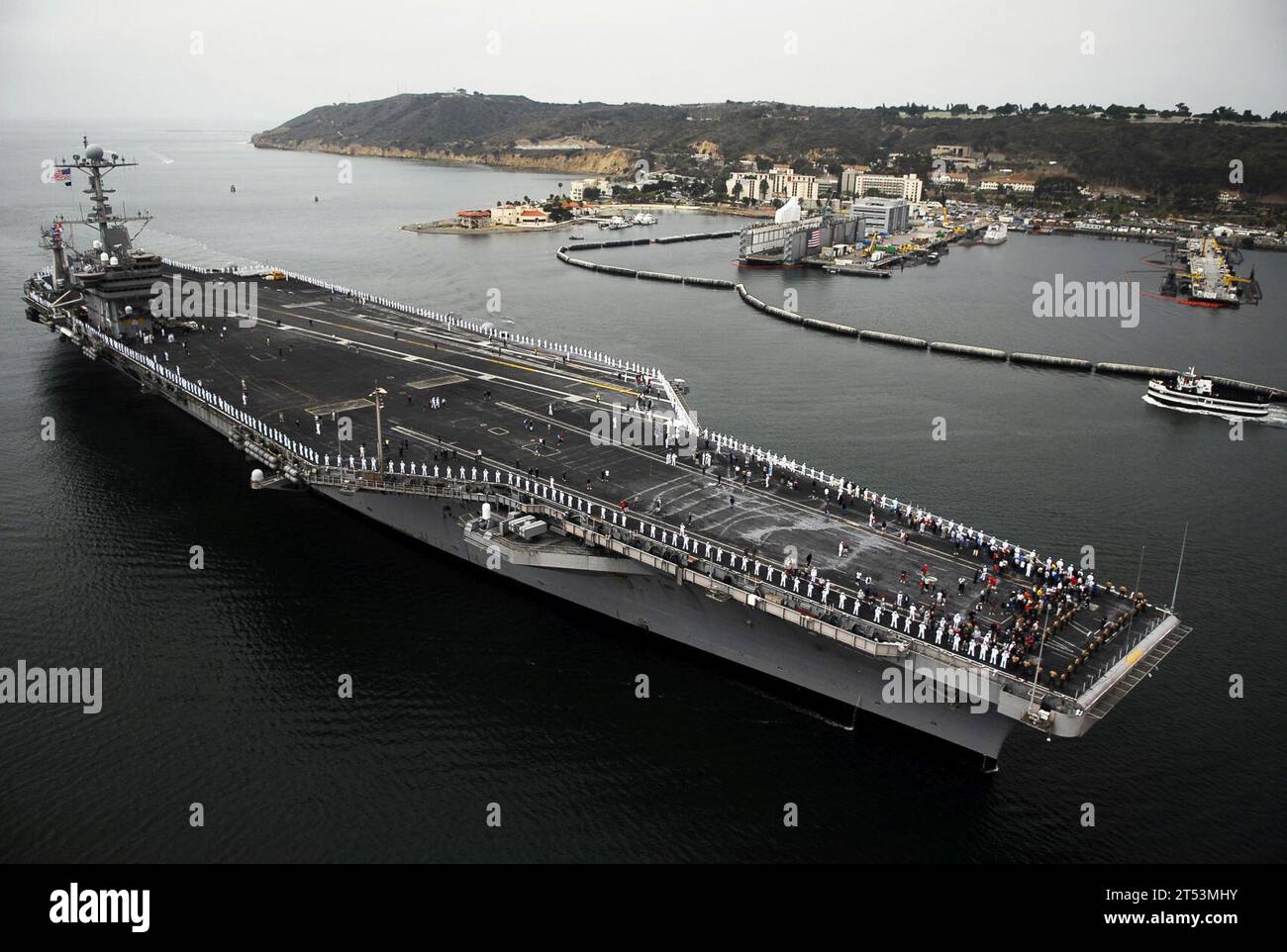 Carrier, port visit, ships Stock Photo - Alamy