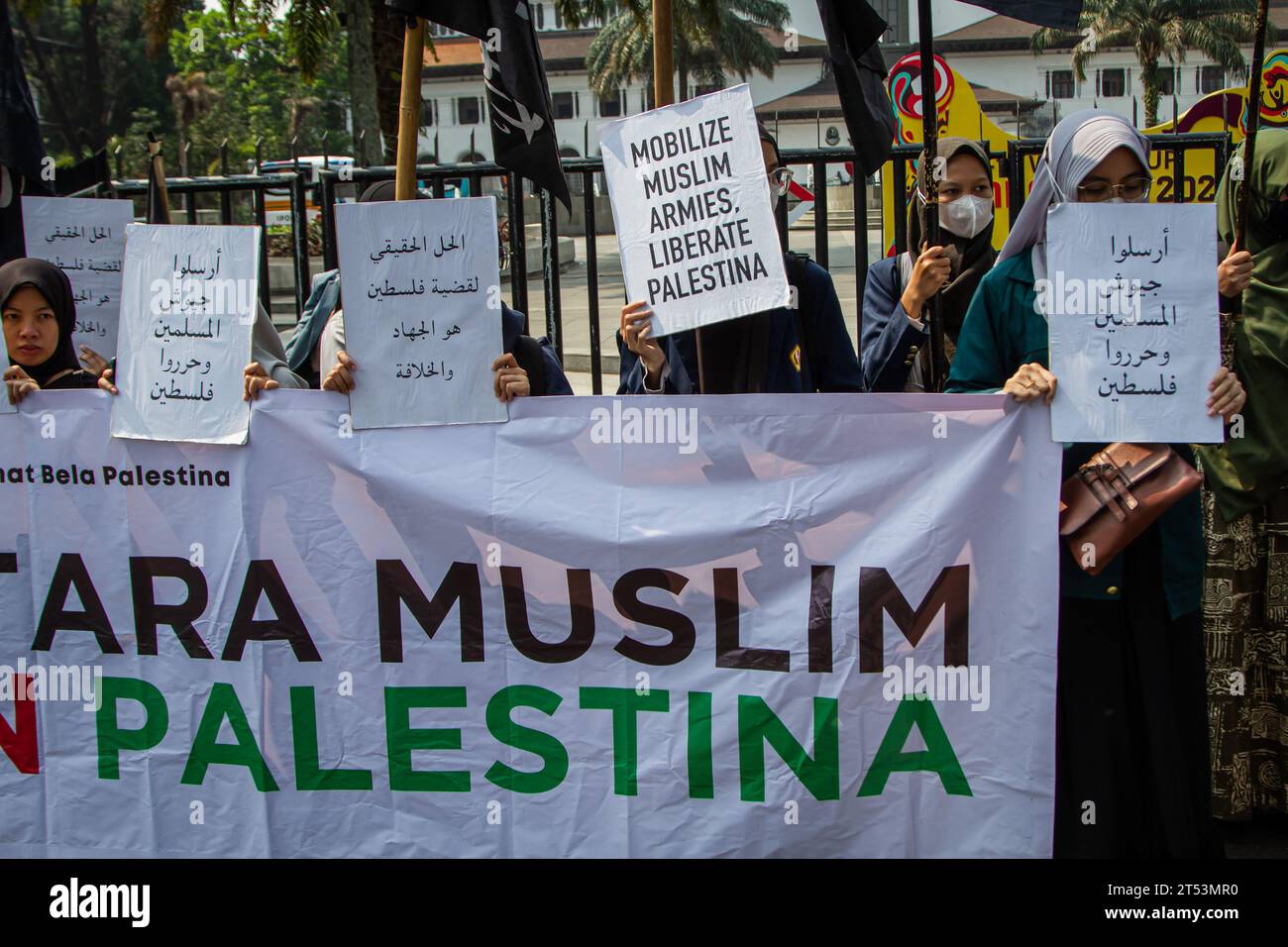 Bandung, West Java, Indonesia. 3rd Nov, 2023. Hundreds of Muslim ...