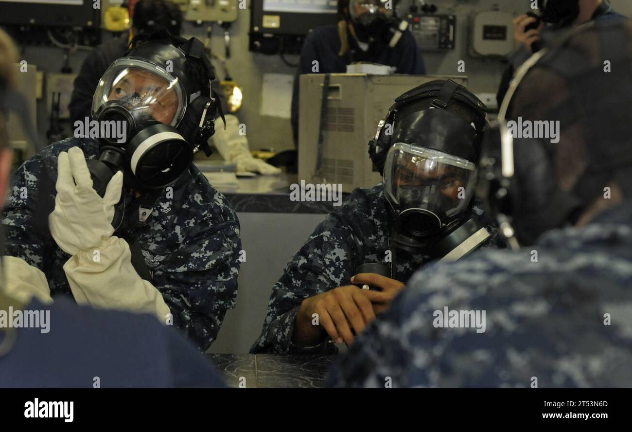 CBR, Drill, lcc 19, mcu-2p, Sailors, U.S. Navy, USS Blue Ridge Stock Photo - Alamy