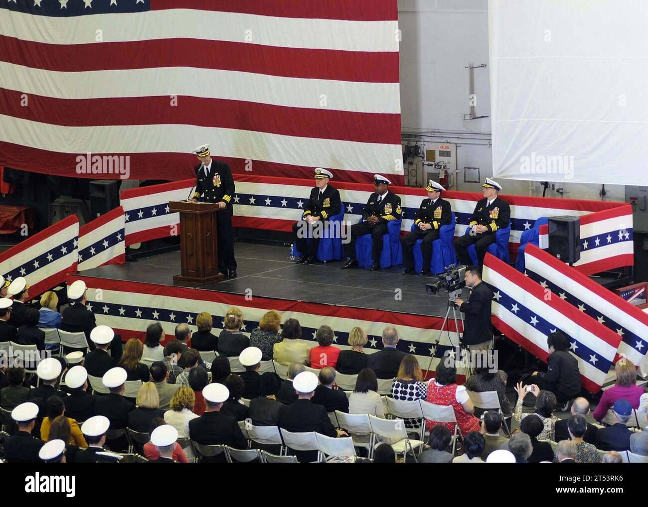 Military crowd hi-res stock photography and images - Alamy
