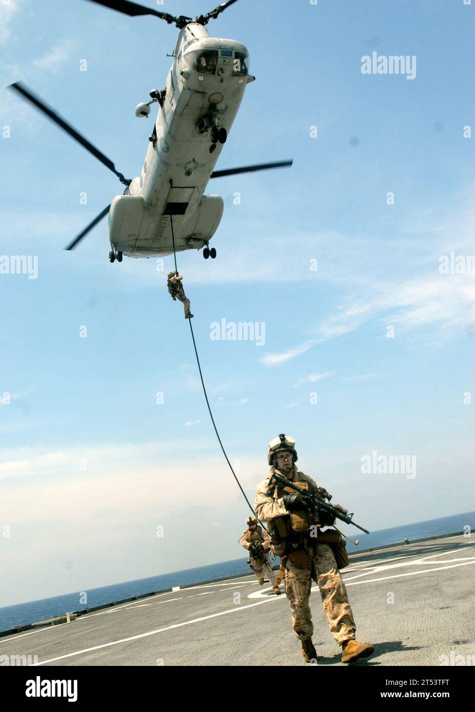 CH-46E, Dock, fast, helicopter, landing, lsd 47, marine, rope, Sea ...