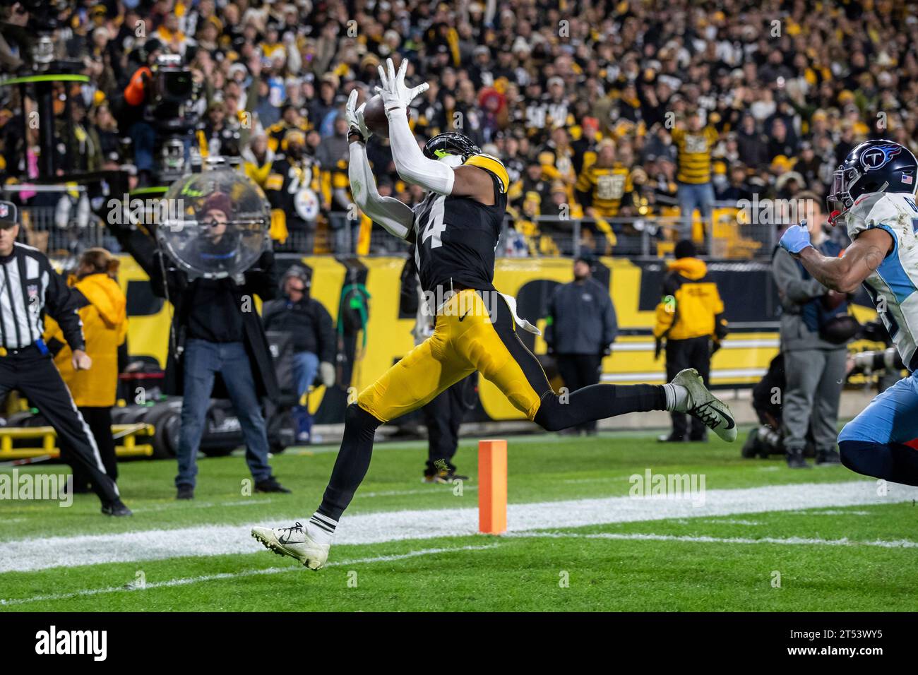 Pittsburgh Steelers wide receiver George Pickens (14) attempts to catch ...
