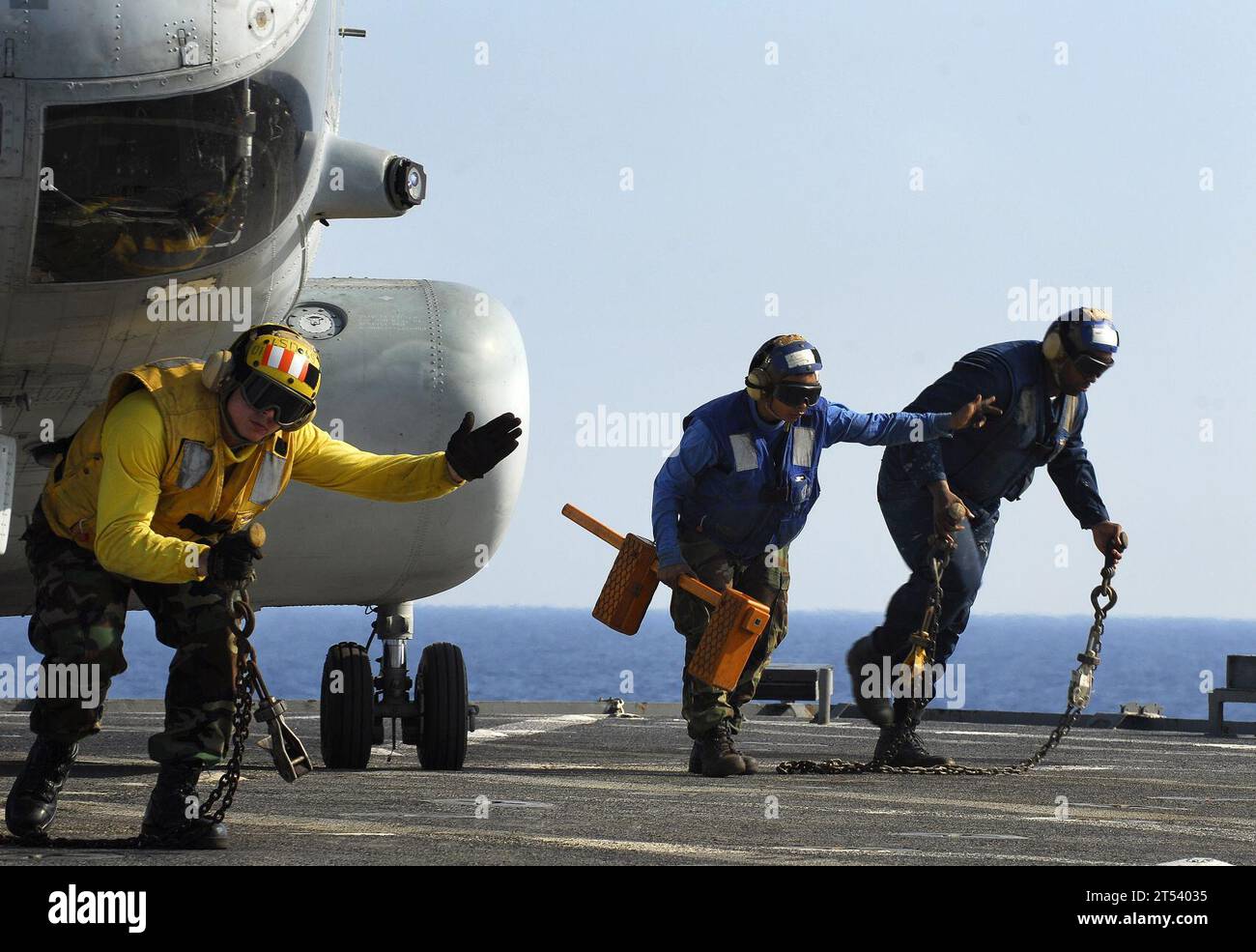 chocks and chains, Denver Amphibious Ready Group, helicopter, LSD 49 ...