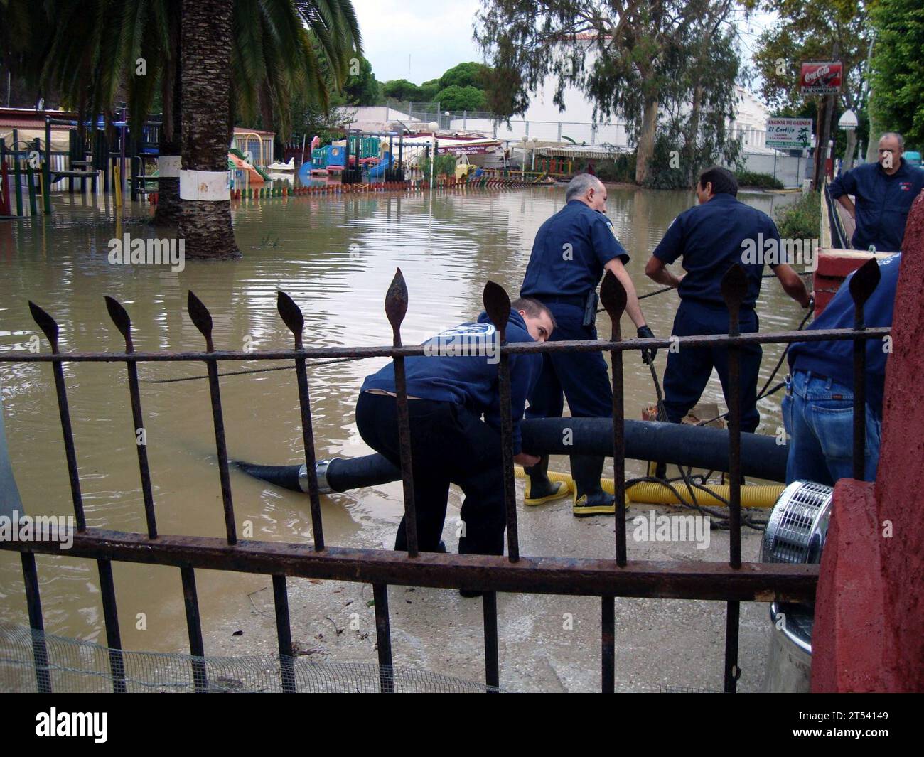 Firefighters flooding hi-res stock photography and images - Alamy