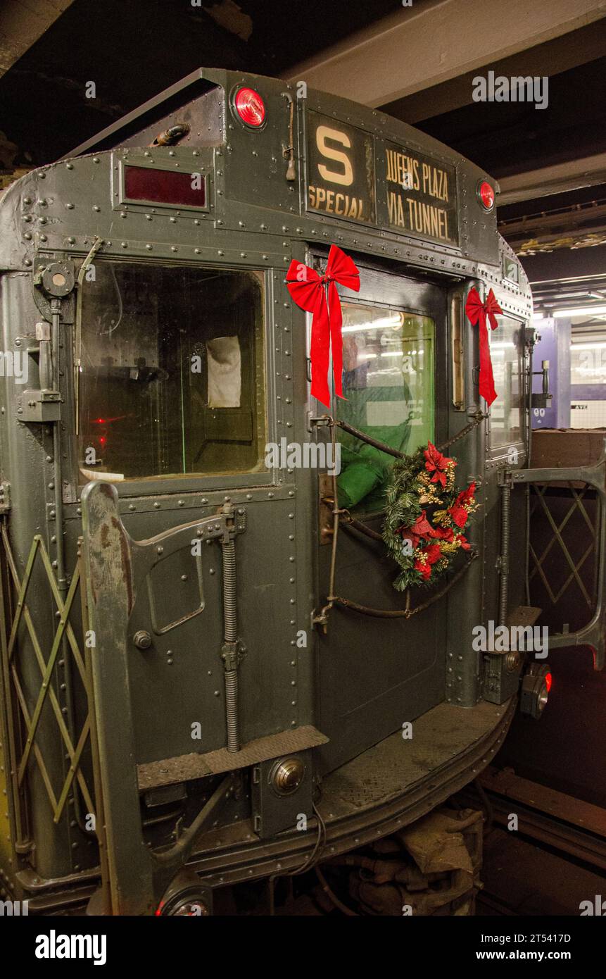 Subway cars hi-res stock photography and images - Alamy