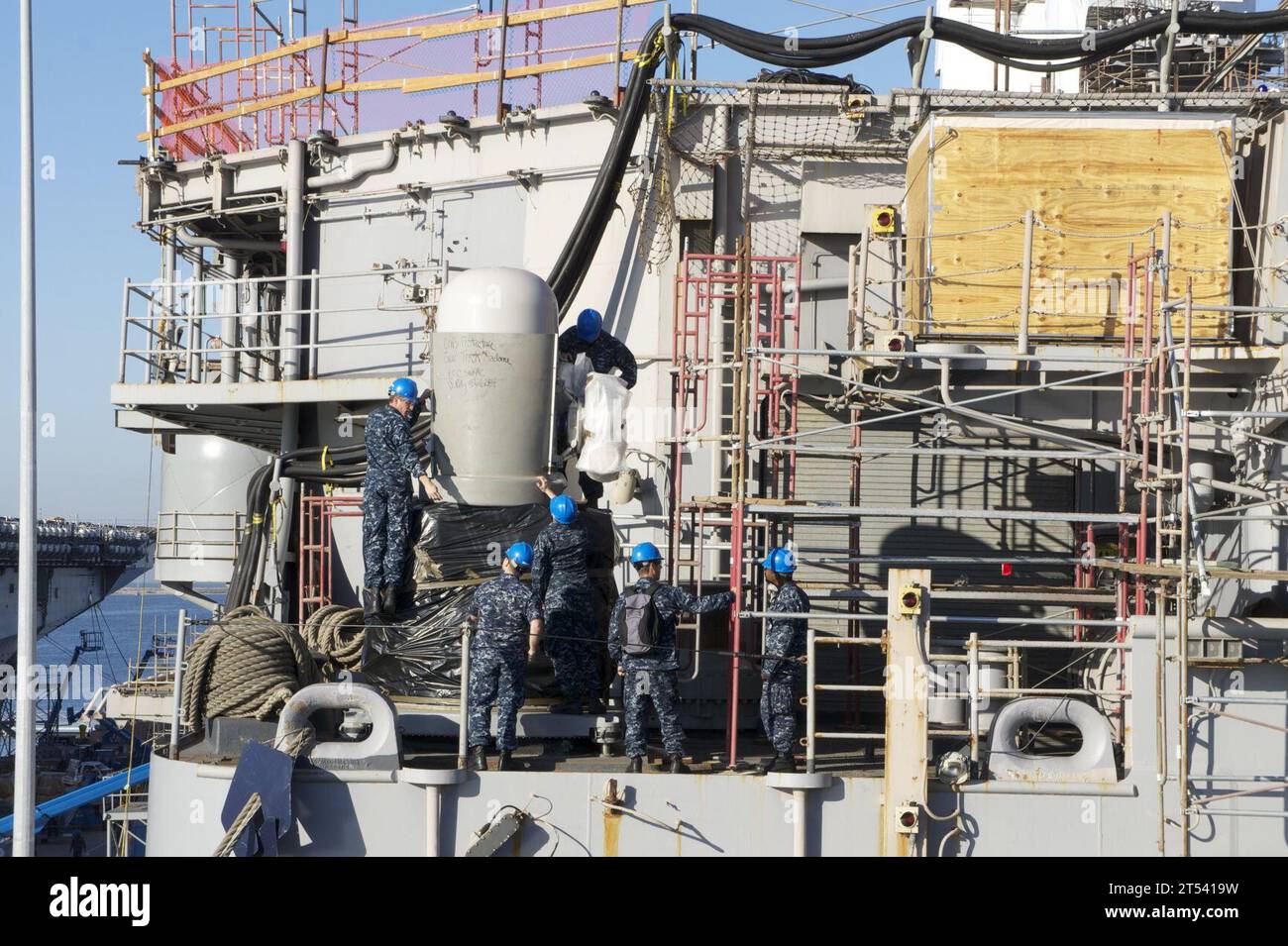 Sand blasting operations hi-res stock photography and images - Alamy