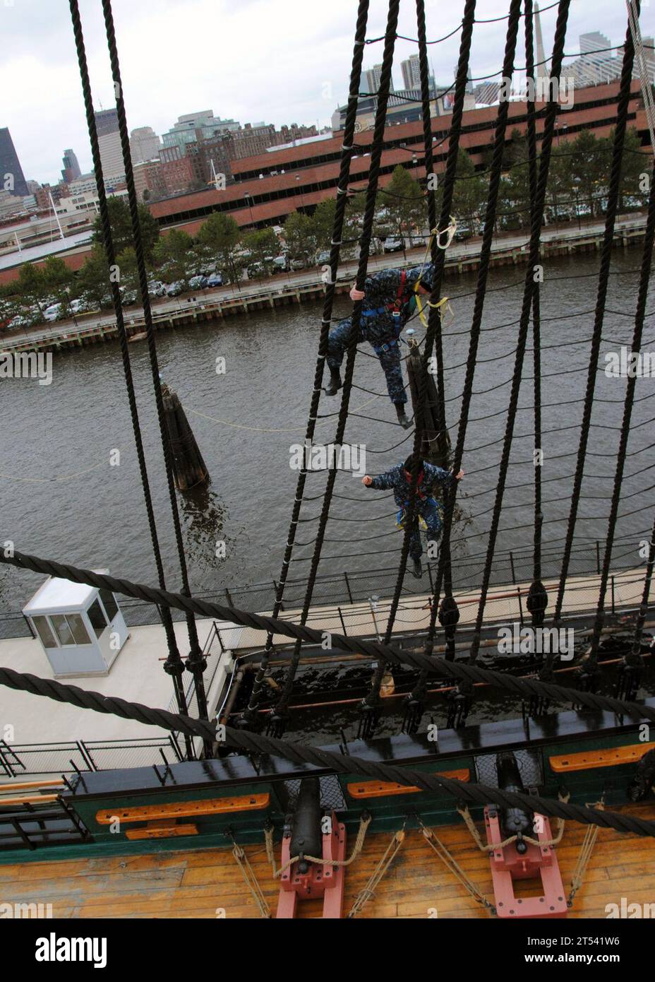 Climb, ropes, Sailors, SHROUD, U.S. navy , up-and-overs training, USS ...