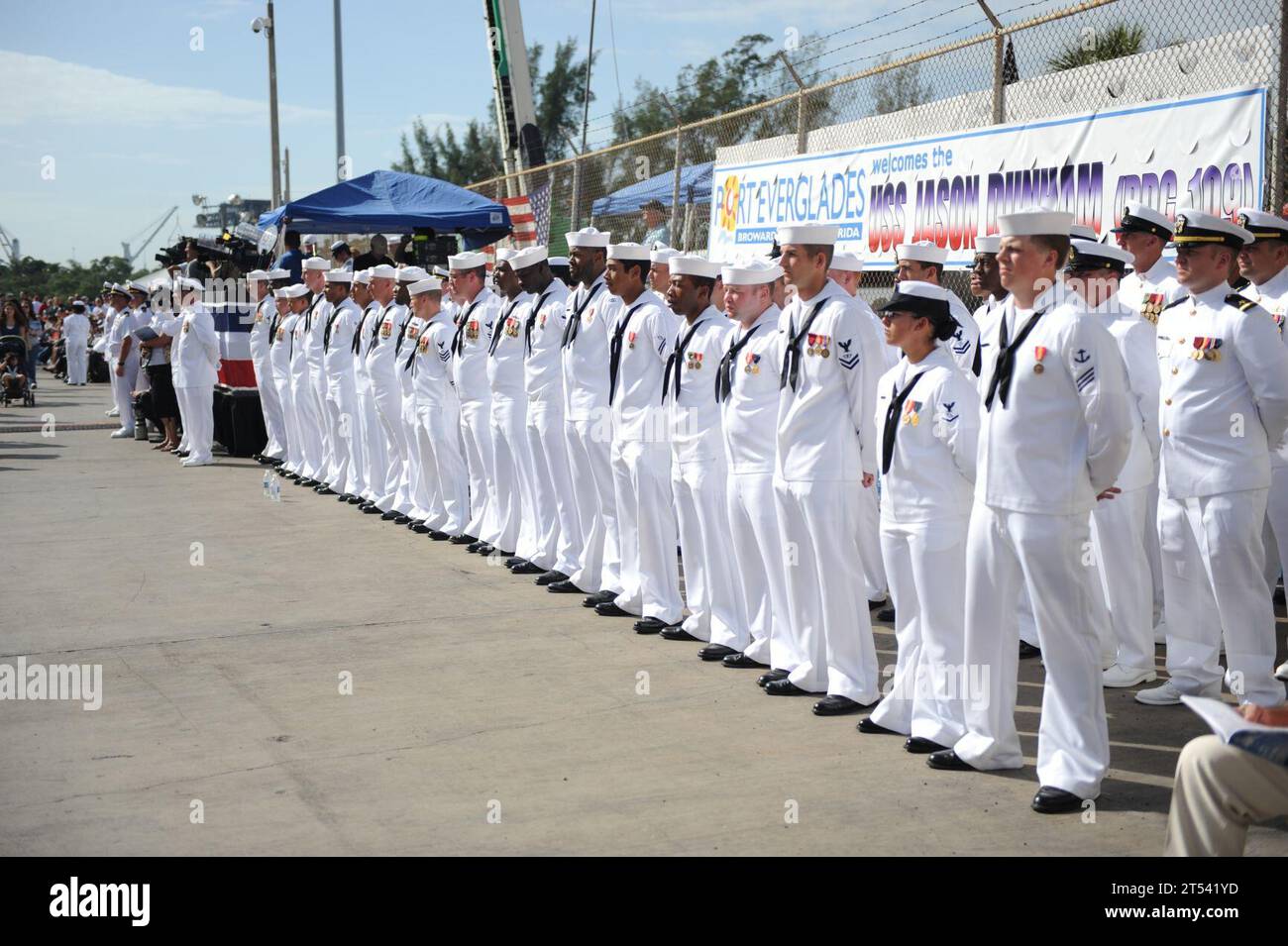 CMC, Commandant of the Marine Corps, commissioning ceremony, General ...