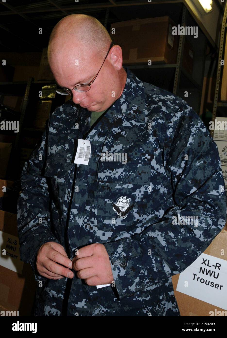 clothing, Navy working uniform, NWU, Sailor, USS Port Royal (CG 73 ...