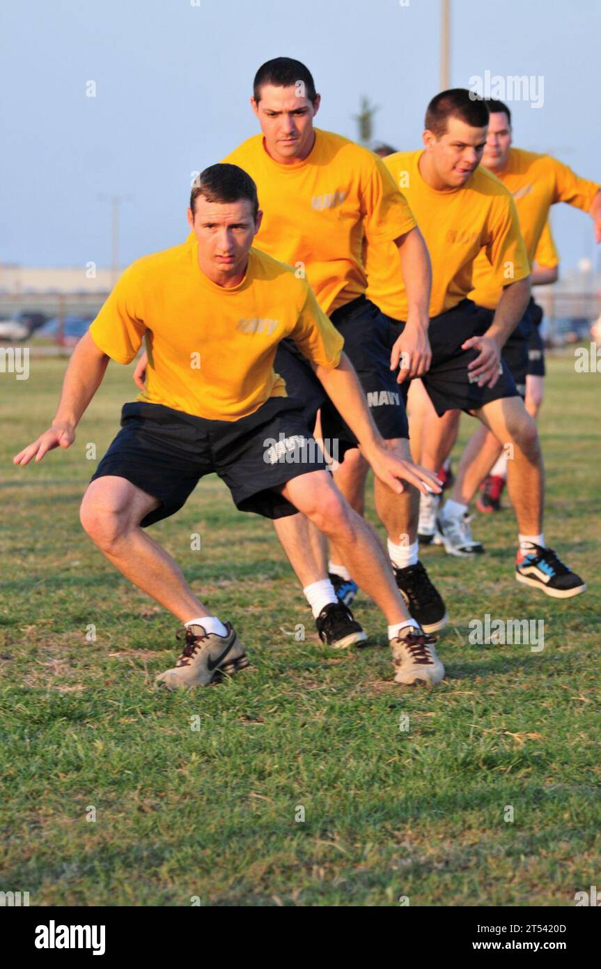 Navy operational fitness and fueling system hi-res stock photography ...
