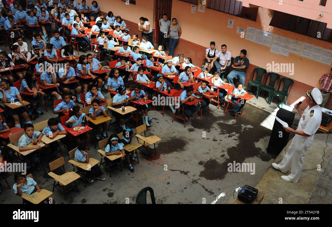 Colegio liceo alpha y omega hi-res stock photography and images - Alamy