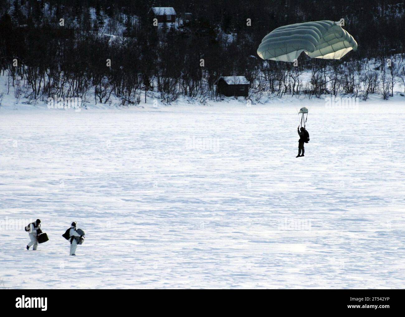 Cold Response, Norway, Parachute, seal Stock Photo - Alamy
