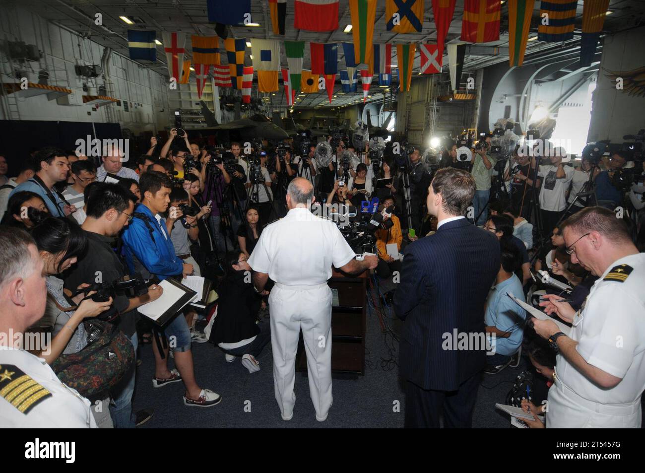 Commander of Carrier Strike Group 1, HANGAR BAY, Hong Kong, media, port ...