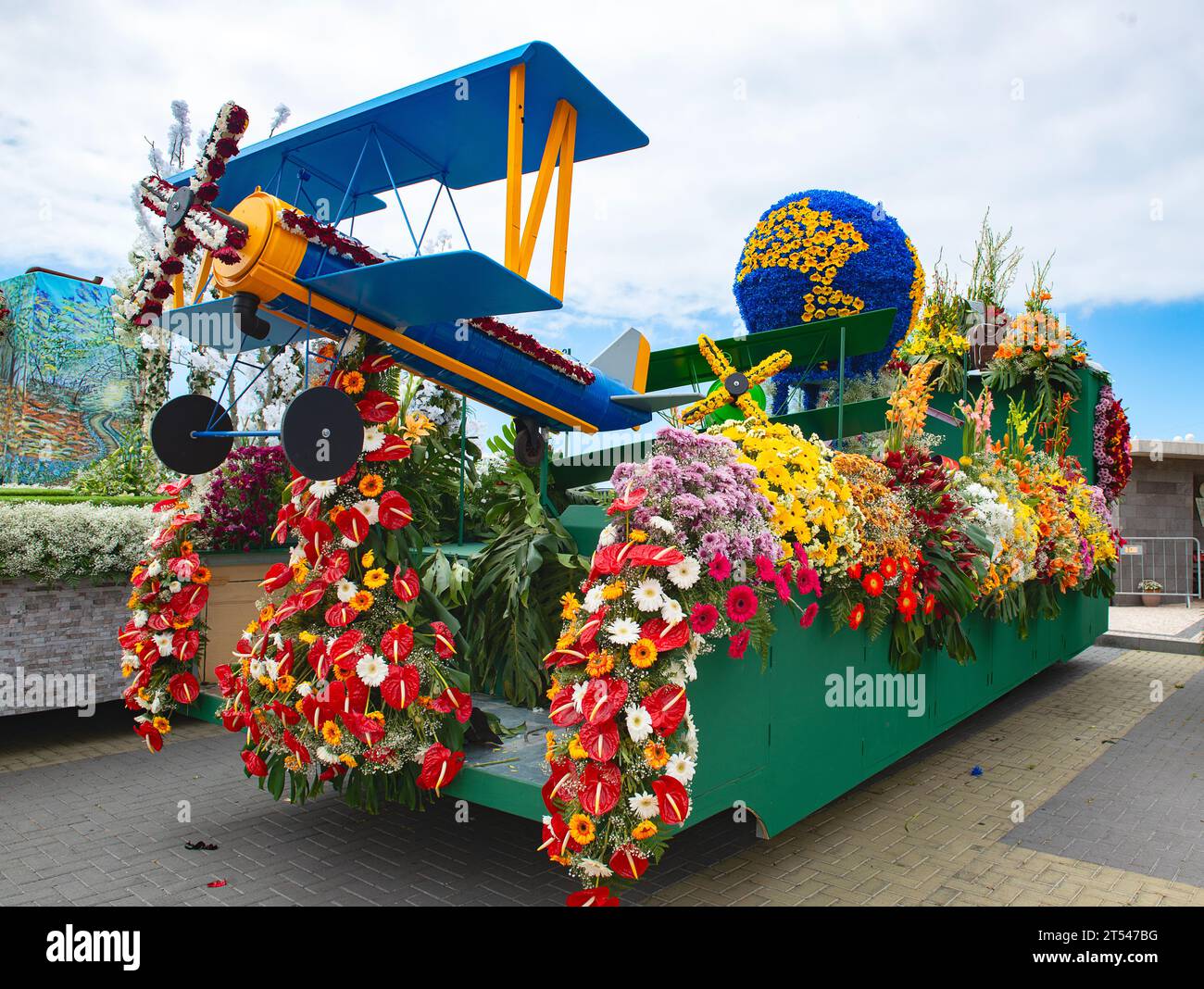 Flower arrangements on the carnival float of the Madeira Flower ...