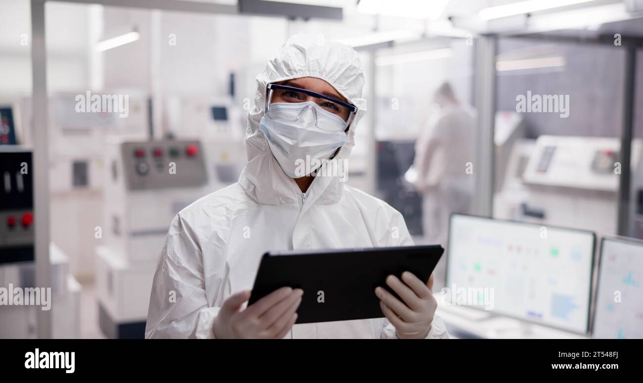 Drug development manufacturing facility hi-res stock photography and ...