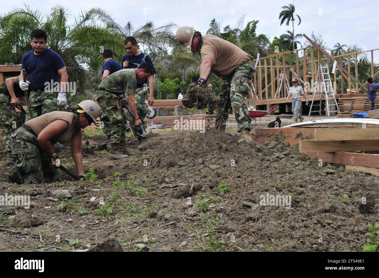 Community Service, Continuing Promise 2011, hospital ship, Institucion ...