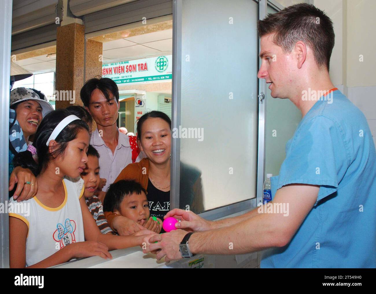 Community Service, Da Nang, DDG 56, medical, navy, port visit, U.S ...