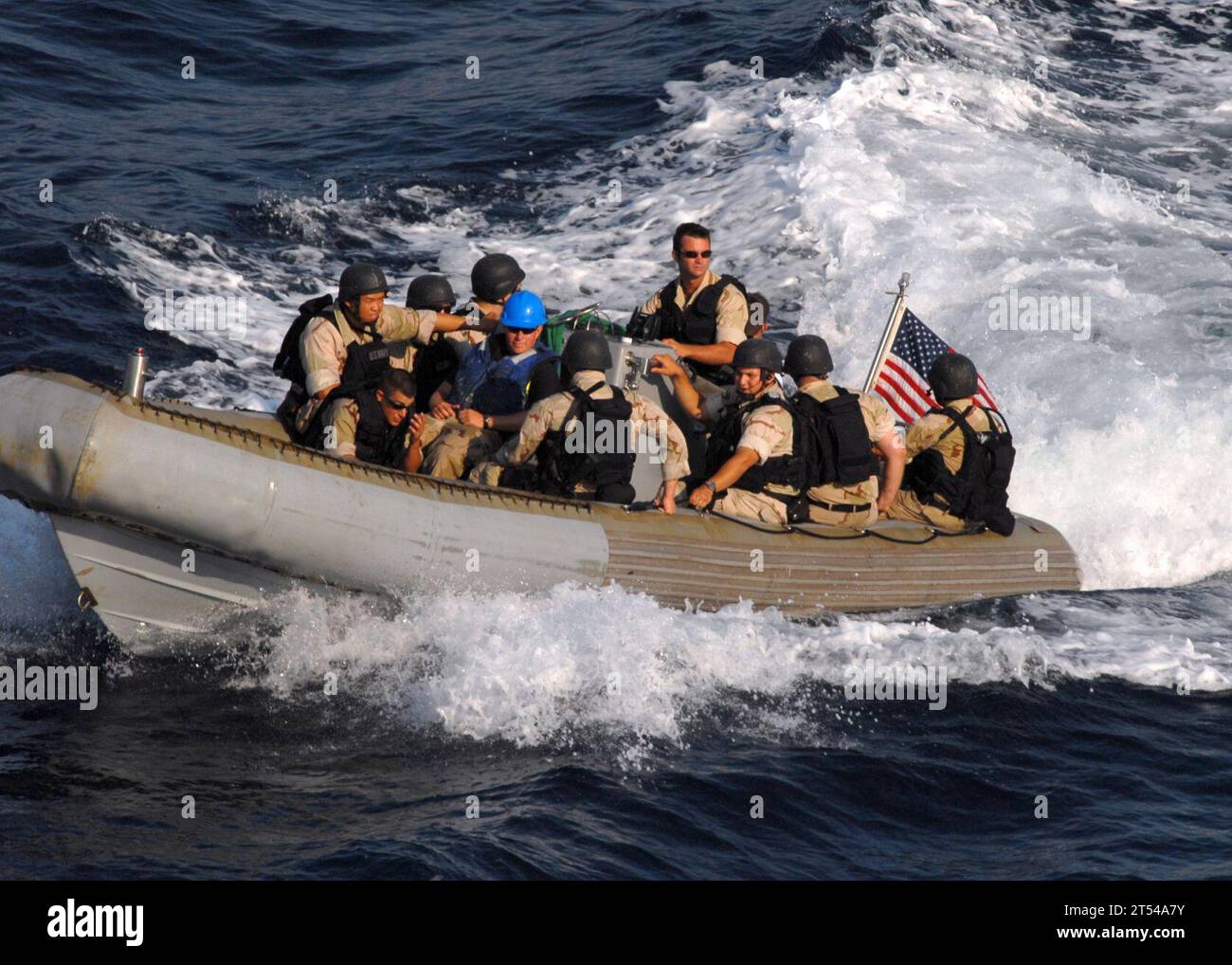 COMPTUEX, USS Carter Hall (LSD 50), VBSS Stock Photo - Alamy