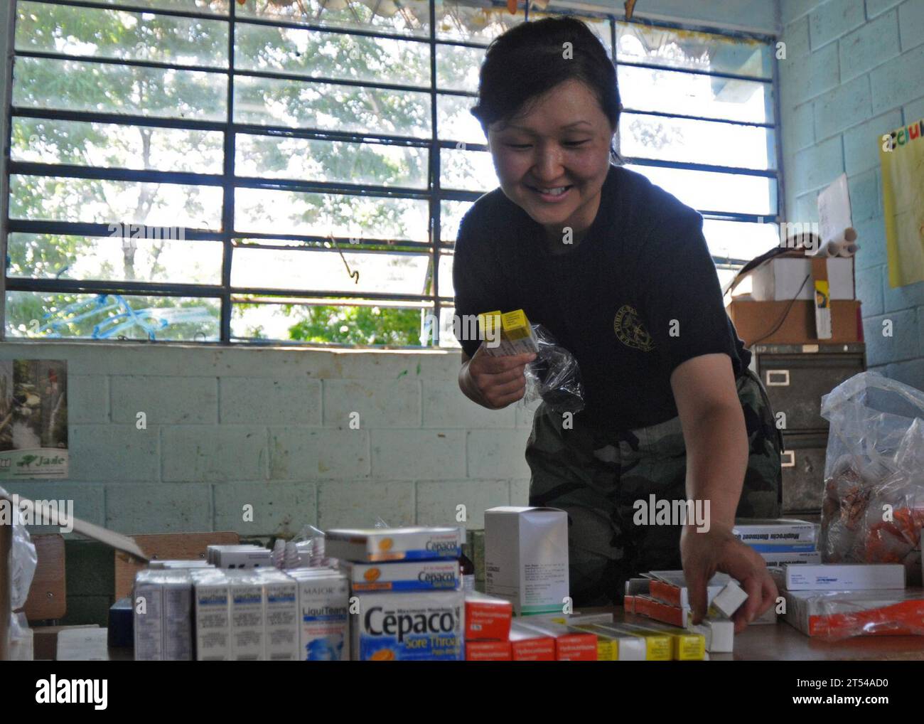 COMREL, Continuing Promise, LHD 7, medical, Sailor, USS IWO JIMA Stock ...