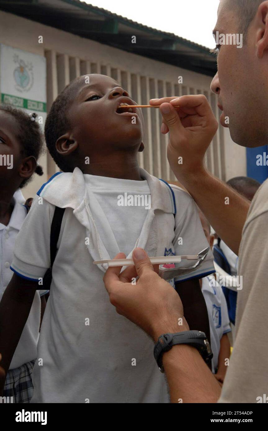COMREL, Continuing Promise, CP09, medical, USNS Comfort Stock Photo - Alamy