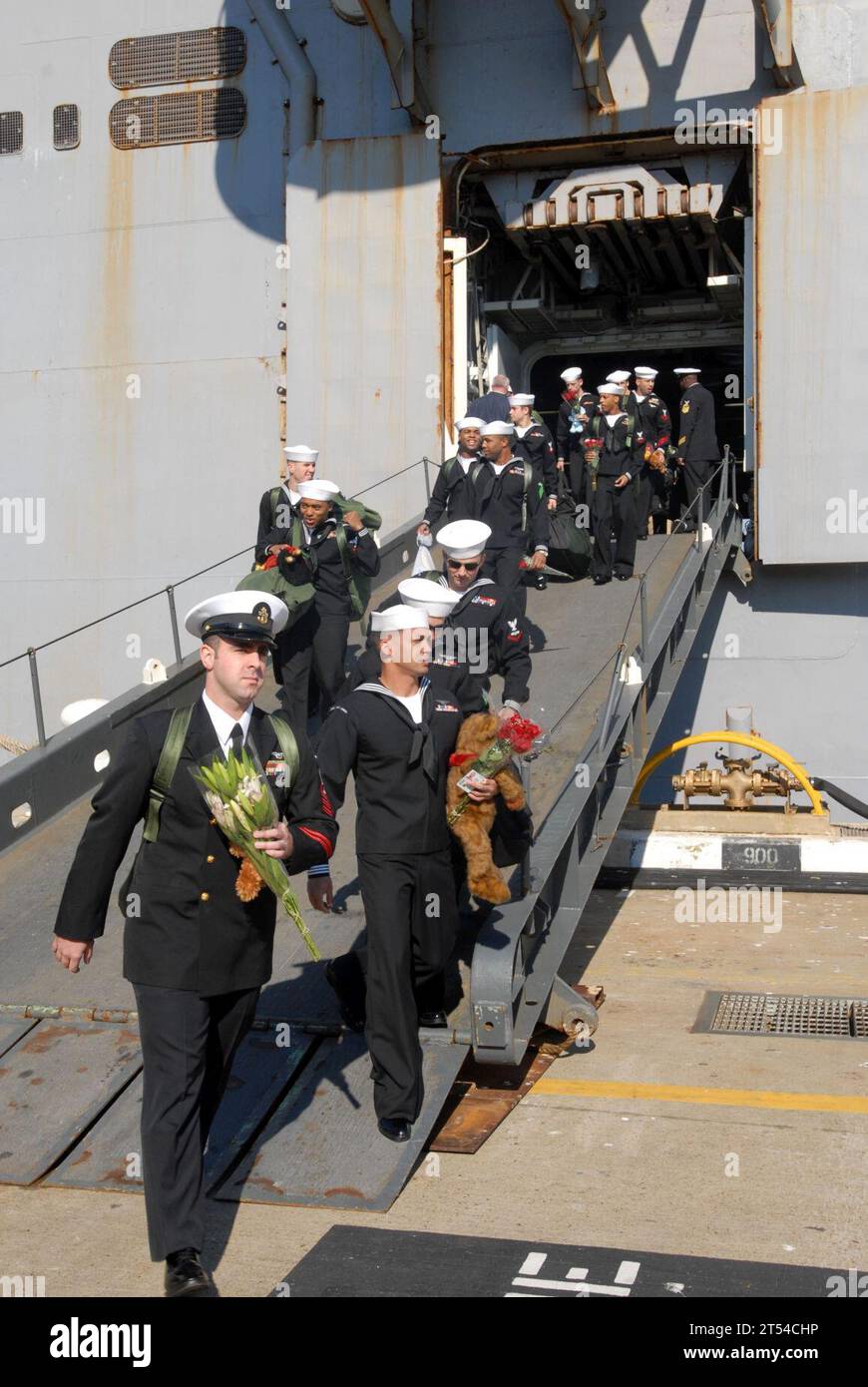 Continuing Promise 10 (CP10), Flowers, Homecoming, pier, Sailor, U.S ...