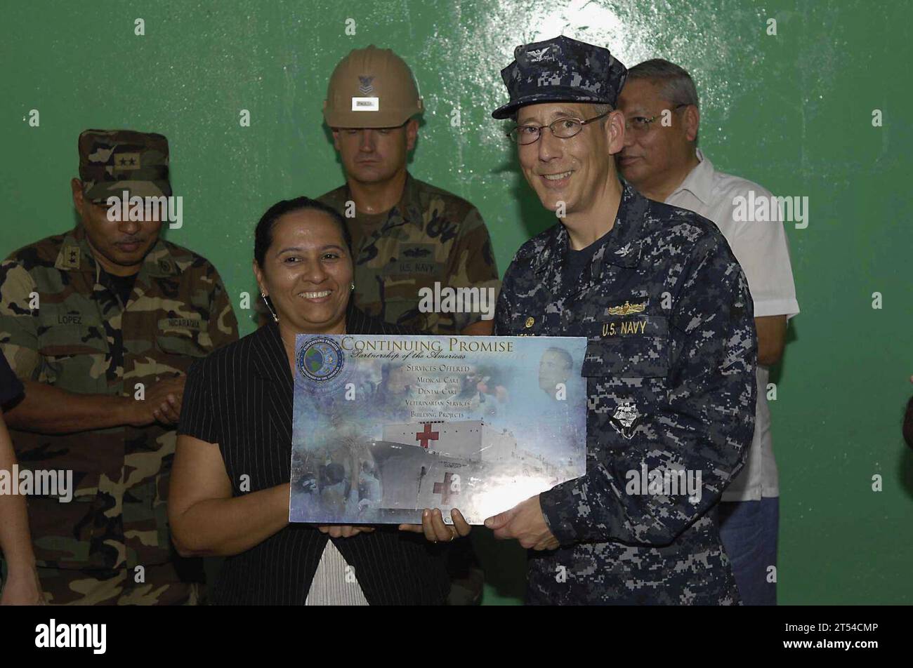 Continuing Promise 2009, female, USNS Comfort Stock Photo - Alamy