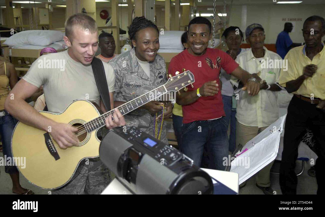 Continuing Promise, humanitarian, USNS Comfort Stock Photo - Alamy