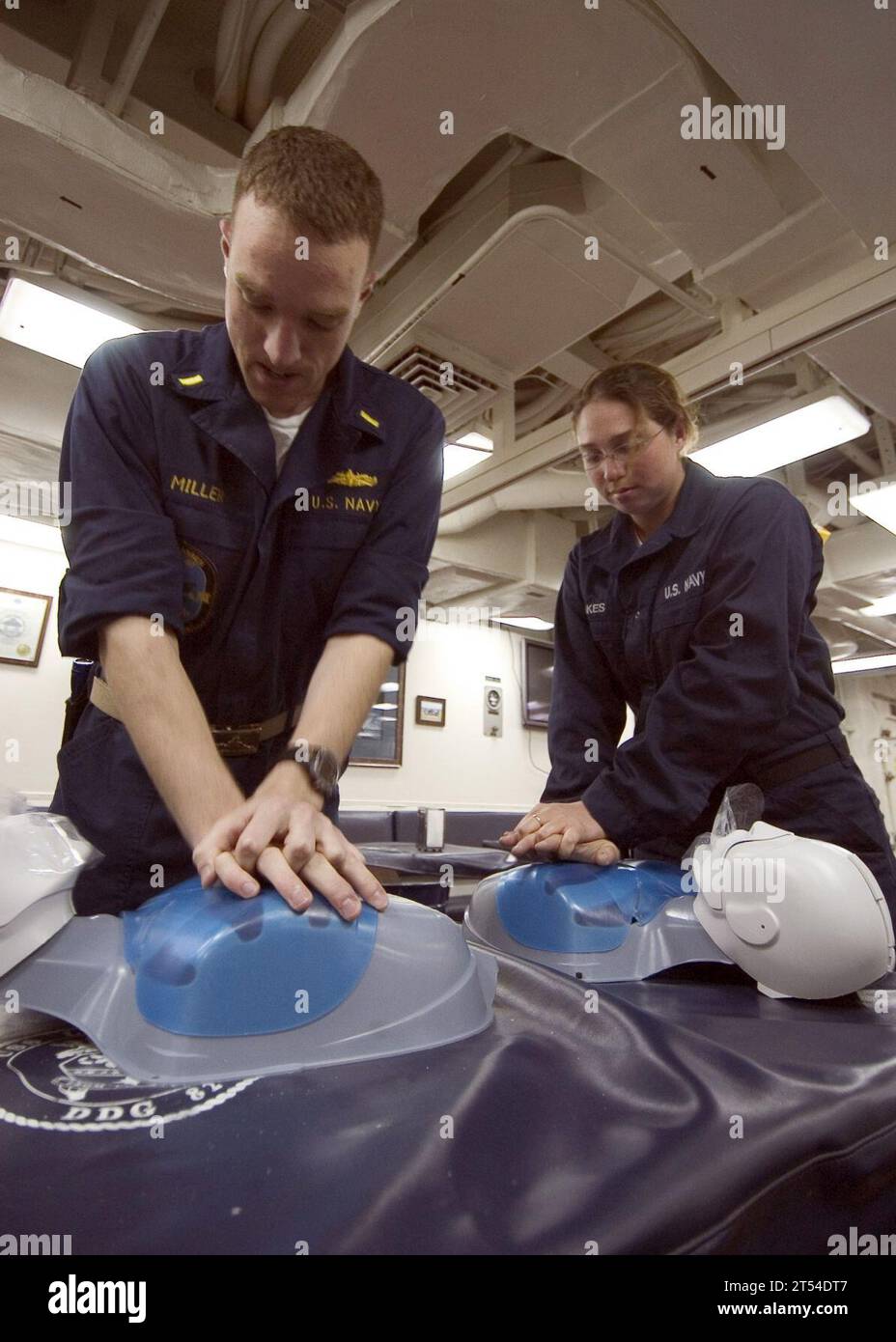 cpr training, USS Lassen Stock Photo - Alamy