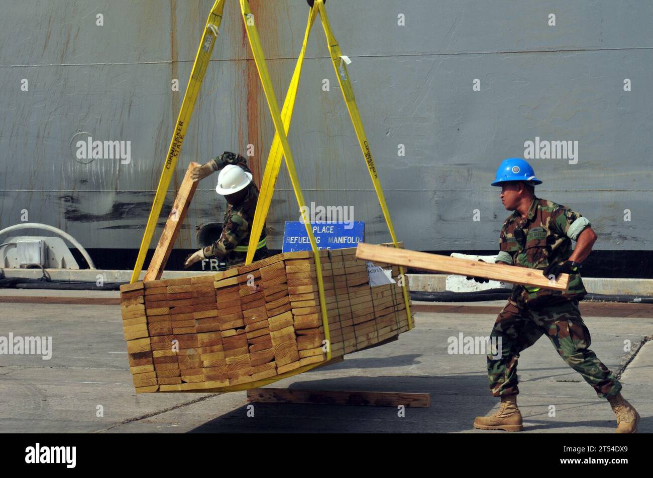 Navy reserve naval cargo handling battalion 13 hi-res stock photography ...