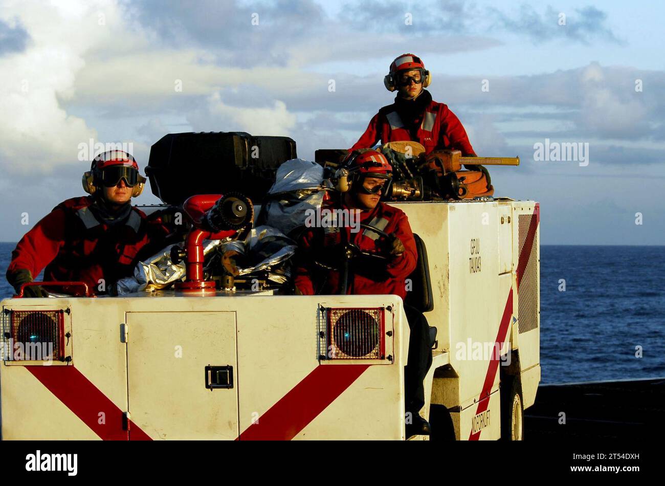 Crash And Salvage, USS John C. Stennis (CVN 74 Stock Photo - Alamy