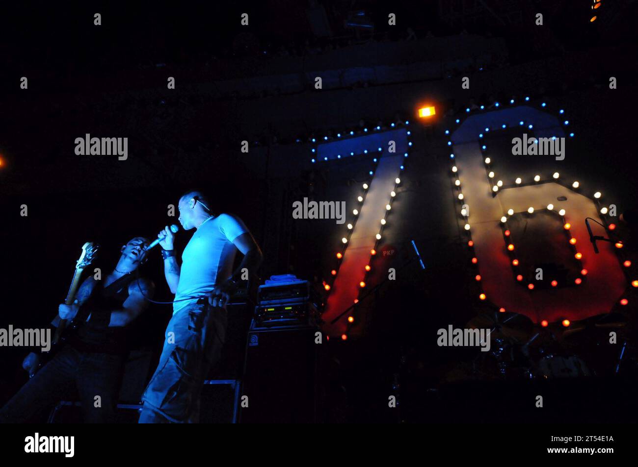 Creed, MWR, Scott Stapp, USS Ronald Reagan Stock Photo - Alamy