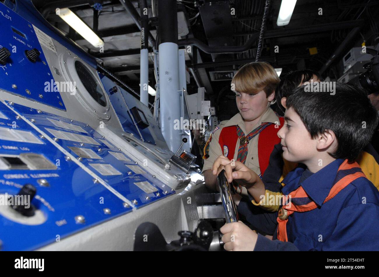 cub scout, help, lha 5, pack 774, USS Peleliu Stock Photo - Alamy