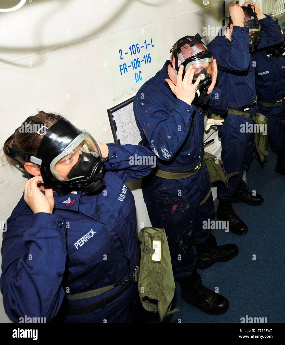 CVN 65, Drill, MCU-2P gas mask, Sailors, U.S. Navy, USS Enterprise ...