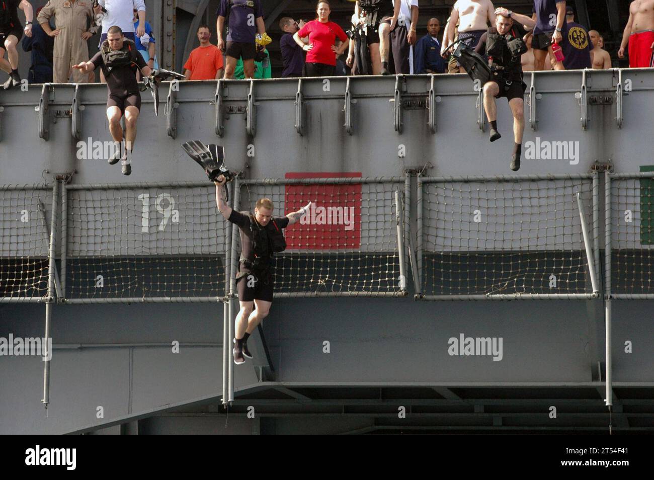 CVN 68, Marines, Sailor, swim call, USS Nimitz Stock Photo - Alamy