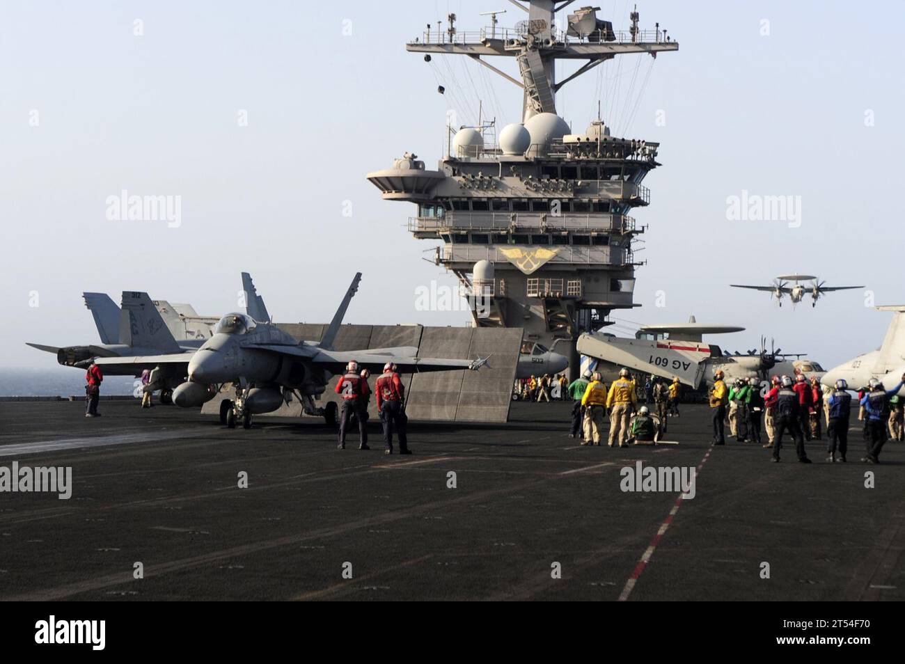 CVN 69, Dwight D., EISENHOWER, IKE Stock Photo - Alamy