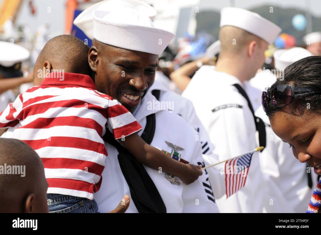 CVN 73, George Washington Arrival, USS George Washington Stock Photo ...