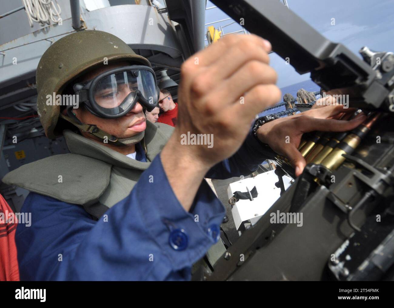 CVN 73, Gun shoot, M2 .50-caliber machine gun, USS George Washington Stock Photo - Alamy