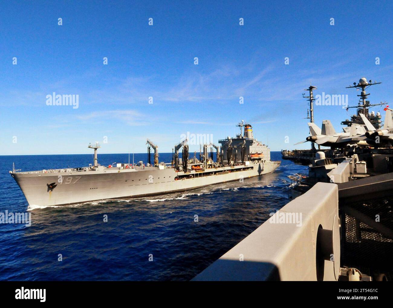 Cvn 73 replenishment sea hi-res stock photography and images - Alamy