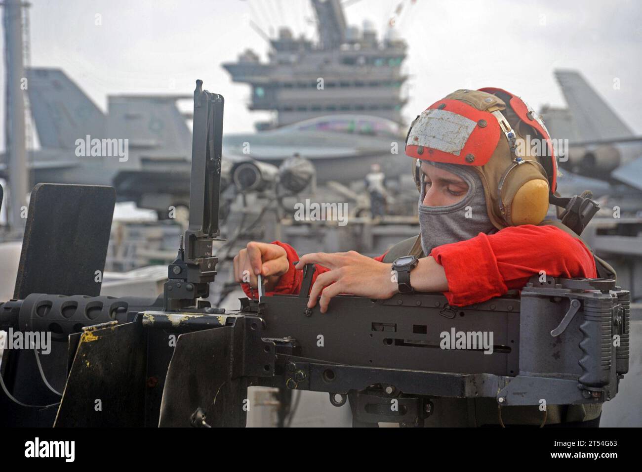 CVN 73; George Washington; live-fire Stock Photo - Alamy