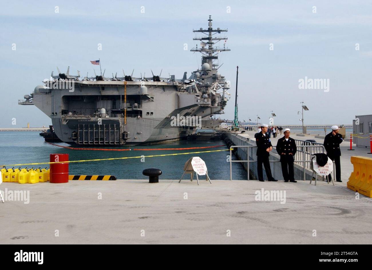 CVN 76, Republic of Korea, ROK, ship, USS Ronald Reagan Stock Photo - Alamy