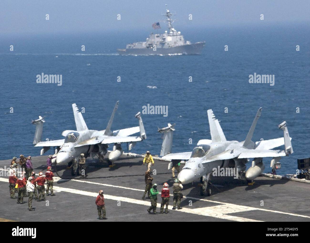 cVN-73, INVINCIBLE SPIRIT, USS George Washington Stock Photo - Alamy