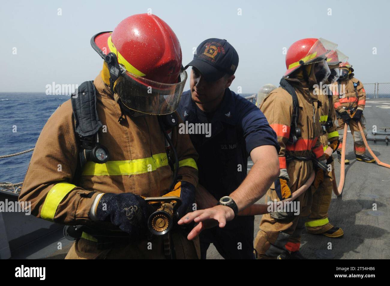 Damage Control, DDG 57, flight deck, Guided-Missile Destroyer, Gulf of ...
